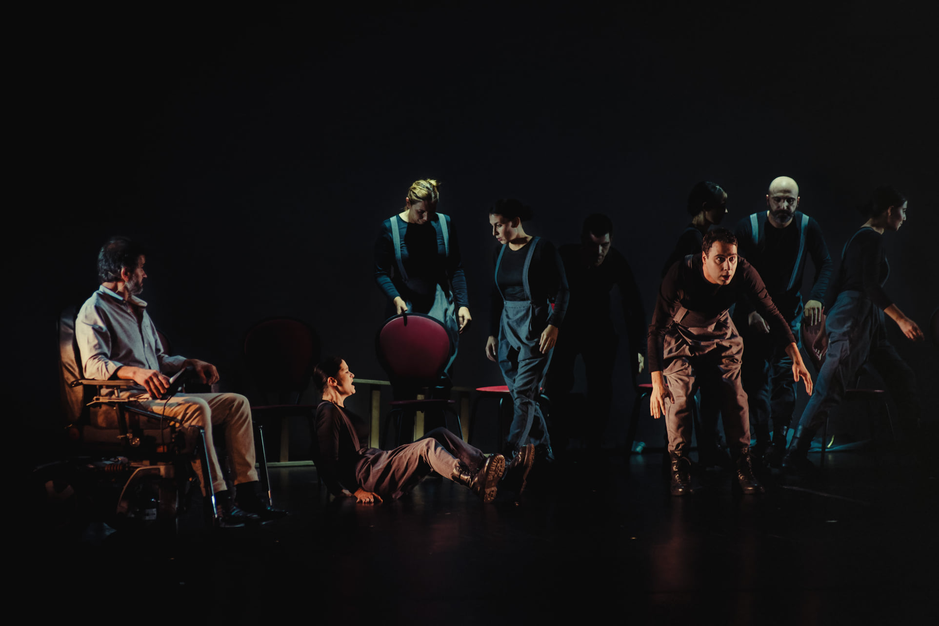 Gambuzinos com Um Pé de Fora convidam a ir à Benedita ao Teatro