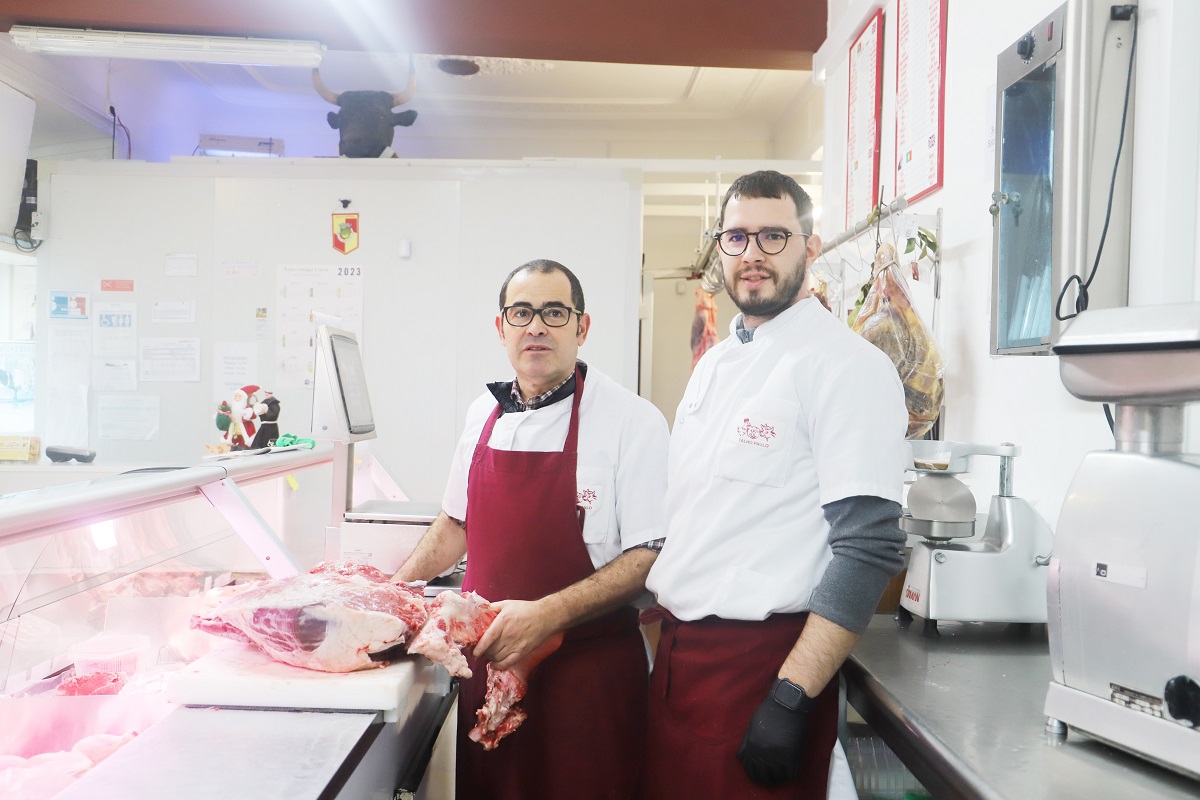 Talho “Paulo” é centenário e pai e filho seguem tradição
