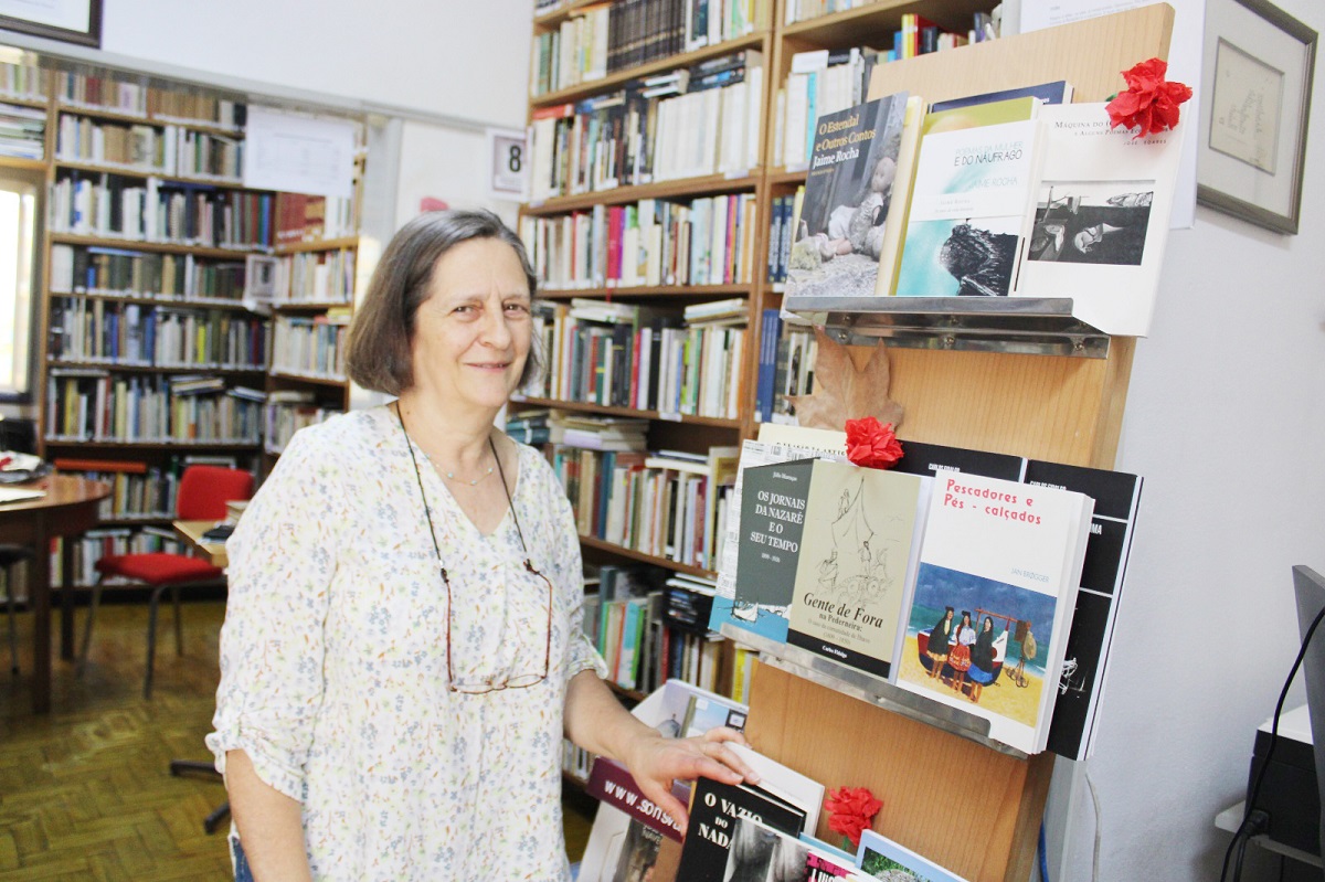 Ana Bela Isaac é a alma da Biblioteca da Nazaré há 50 anos